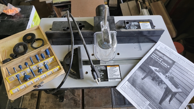 Chicago router with table and bit set - Nex-Tech Classifieds