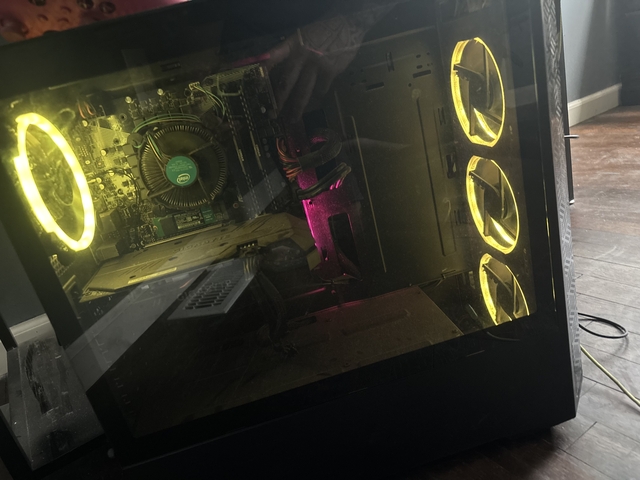 Gaming computer with complete setup. - Nex-Tech Classifieds