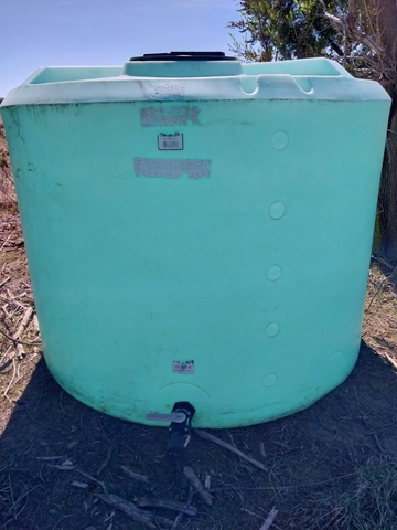 1500 gal. VERTICAL plastic tank - Nex-Tech Classifieds