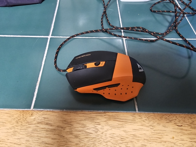 V7 Gaming Mouse - Nex-Tech Classifieds