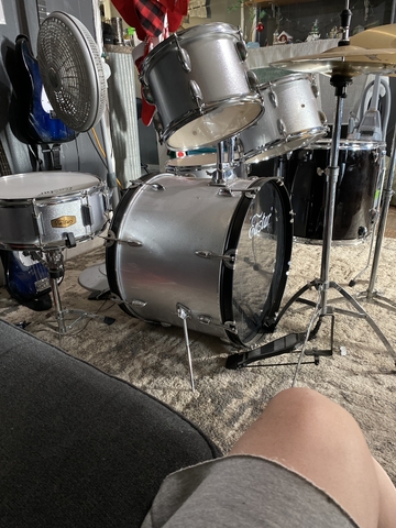 7 piece Easter drum set and Yamaha floor tom - Nex-Tech Classifieds