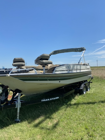 98 tracker 21’ party deck - Nex-Tech Classifieds