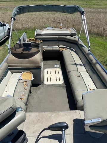 98 tracker 21’ party deck - Nex-Tech Classifieds