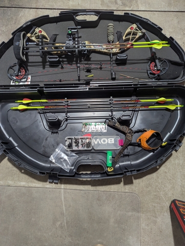 BOWTECH Carbon Knight Compound Bow - Nex-Tech Classifieds