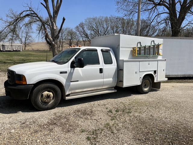 2000 Ford F-350 Enclosed Utility Bed - Nex-Tech Classifieds