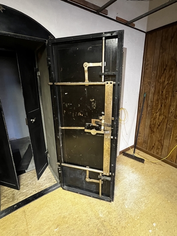 Yale Vault Door/Threshold - Nex-Tech Classifieds