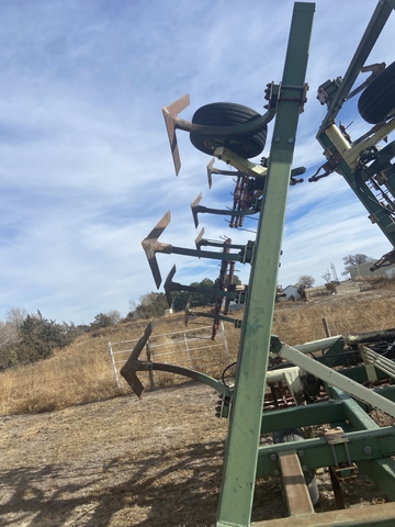 28 ‘ Flex King Duck Feet Chisel - Nex-Tech Classifieds