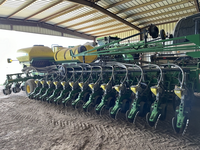 JD DB60 36 row Planter - Nex-Tech Classifieds