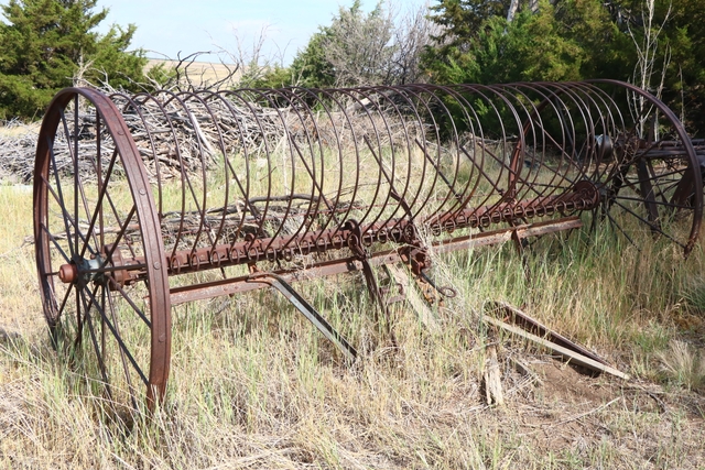 Antique Farm Dump Rake - Nex-Tech Classifieds