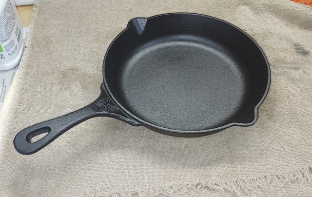 Pioneer Woman BUTTERFLY 9" Cast Iron Skillet - Double Spout - Nex-Tech ...