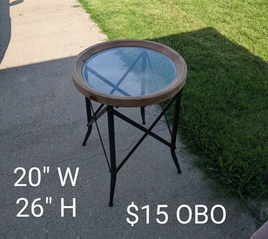 ☀️☀️☀️ HOBBY LOBBY SIDE TABLE ☀️☀️☀️ - Nex-Tech Classifieds