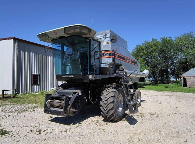 1992 Gleaner R42 Combine - Nex-Tech Classifieds