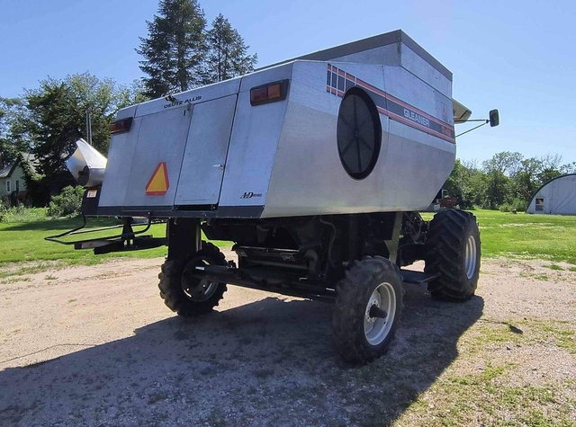 1992 Gleaner R42 Combine - Nex-Tech Classifieds
