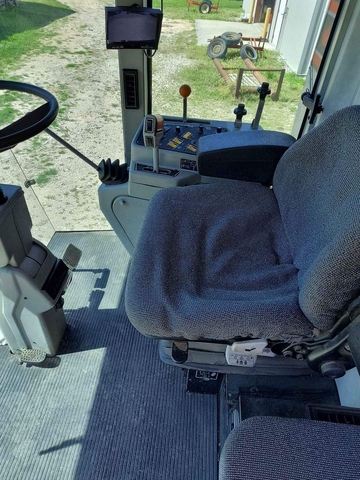 1992 Gleaner R42 Combine - Nex-Tech Classifieds